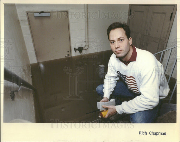 1992 Press Photo Calvin Farley Checking Water - Historic Images