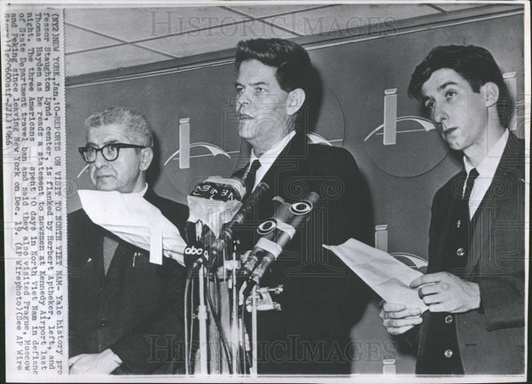 1966 Press Photo Prof. Staughton Lynd defies travel ban - Historic Images