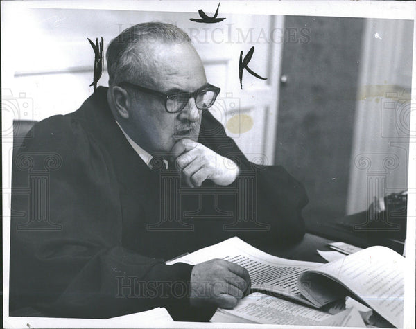 1967 Press Photo Judge Rudolph Mara Bowels jury July - Historic Images