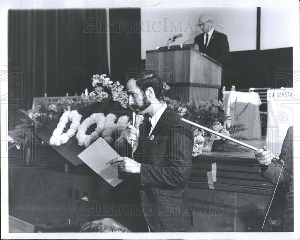 1969 Press Photo DR. THEODORE TAPPER PROTESTOR - Historic Images