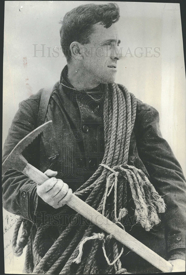 1932 Press Photo Bernard Hubbard Explore Volcano Secret - Historic Images