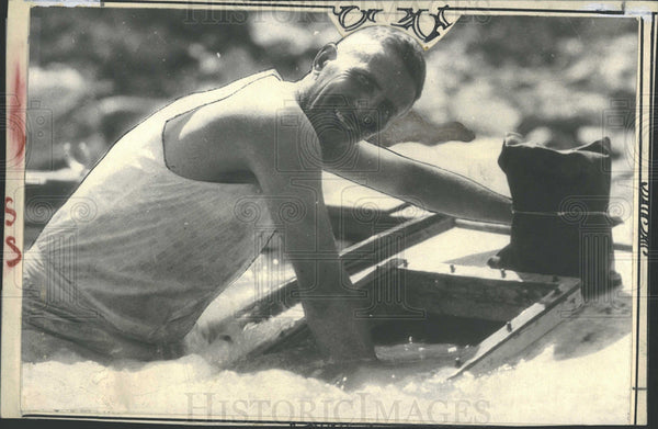 1968 Press Photo Al Birch Yampa works plant take object - Historic Images