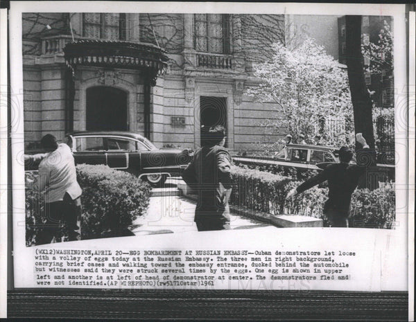 1961 Press Photo Russian Embassy Cuba Demonstrator Egg - Historic Images