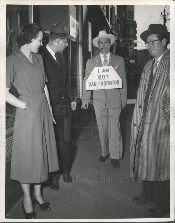 Press Photo Mrs Reta Burgess Bill Tams Weather ford - Historic Images