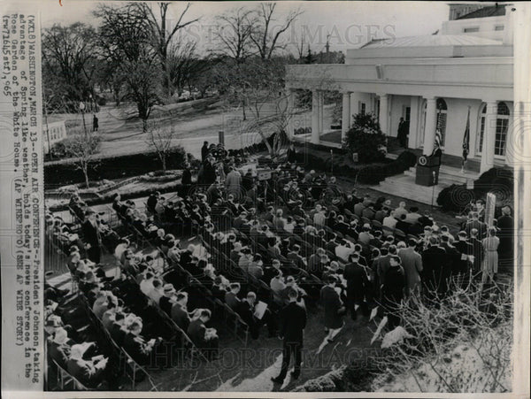 1985 Press Photo President Johnson Advantage Spring Wea - Historic Images