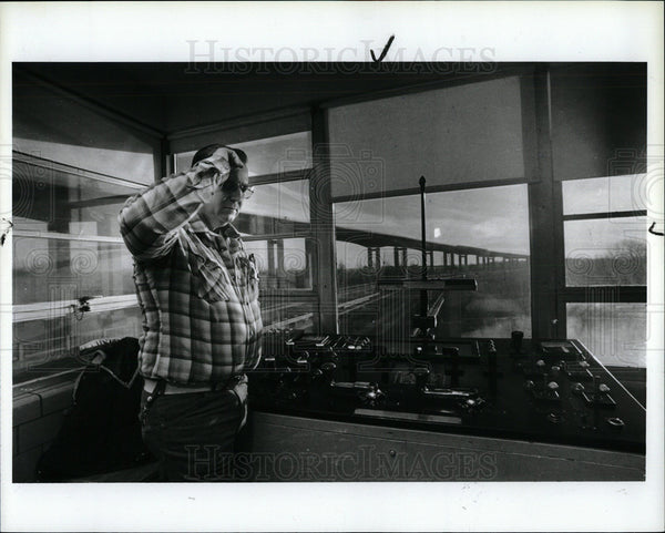 1987 Press Photo drawbridge booth at Old Milwaukee - Historic Images