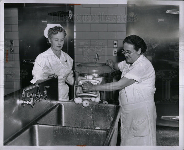 1958 Mrs Edith Austin Martha Czaley Potato - Historic Images