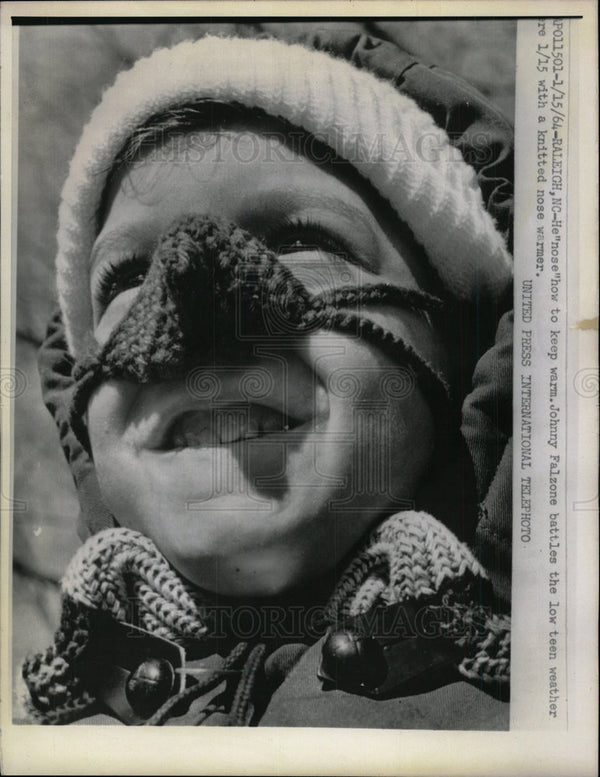 1964 Press Photo Johnny Falconer Weather Nose Warm Low - Historic Images