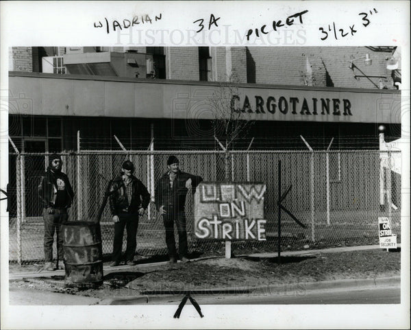 19865 Press Photo Philip Terrell Machine Jack Holt gRID - Historic Images