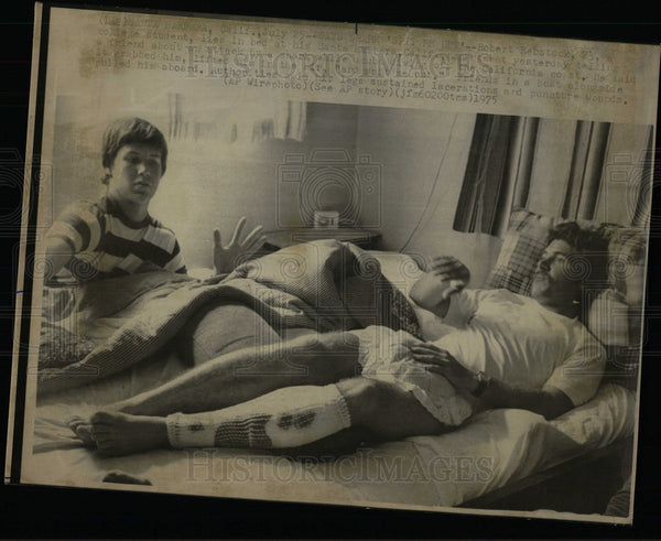 1975 Press Photo Robert Rebstock College Student Santa - Historic Images