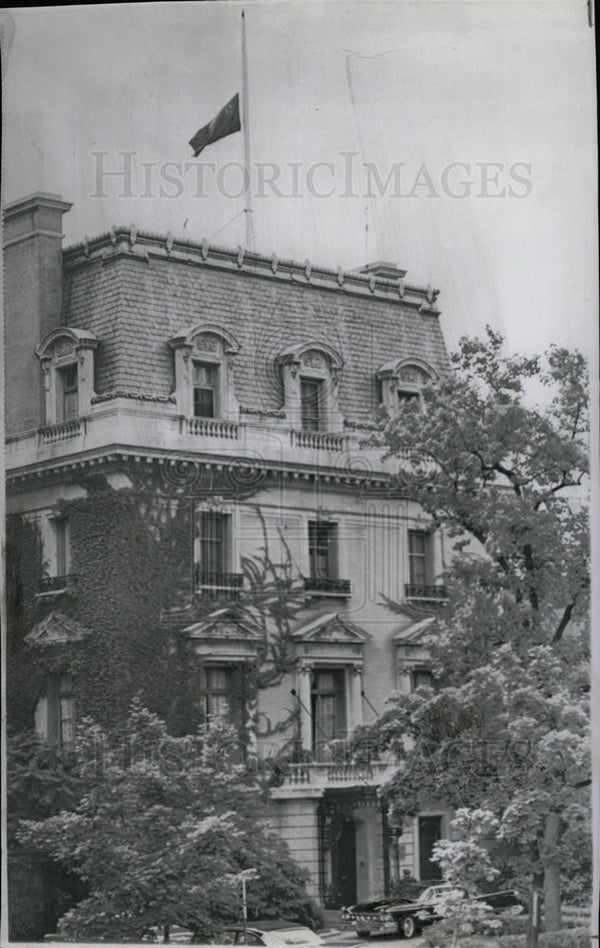 1959 Press Photo Soviet Embassy in the US flying a half - Historic Images