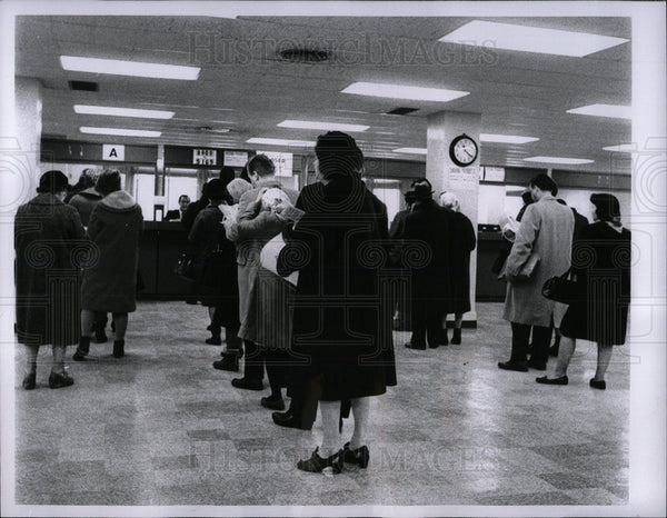 1964 Press photo New york State unemployment Board army - Historic Images