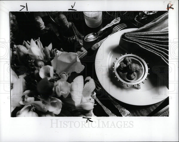 1991 Press Photo Brian Killian Tiffany Silver Lalique - Historic Images