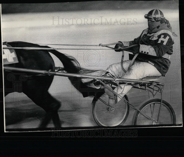 1972 Press Photo Star Donlin driven by Ken Driver. - Historic Images
