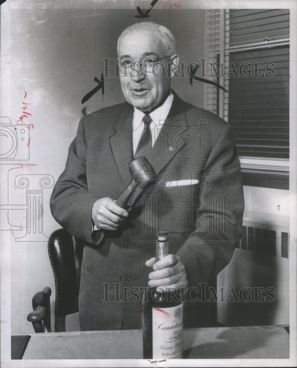 1957 Press Photo Detroit Judge John F Martin Gavel Cham- RSA19481 ...