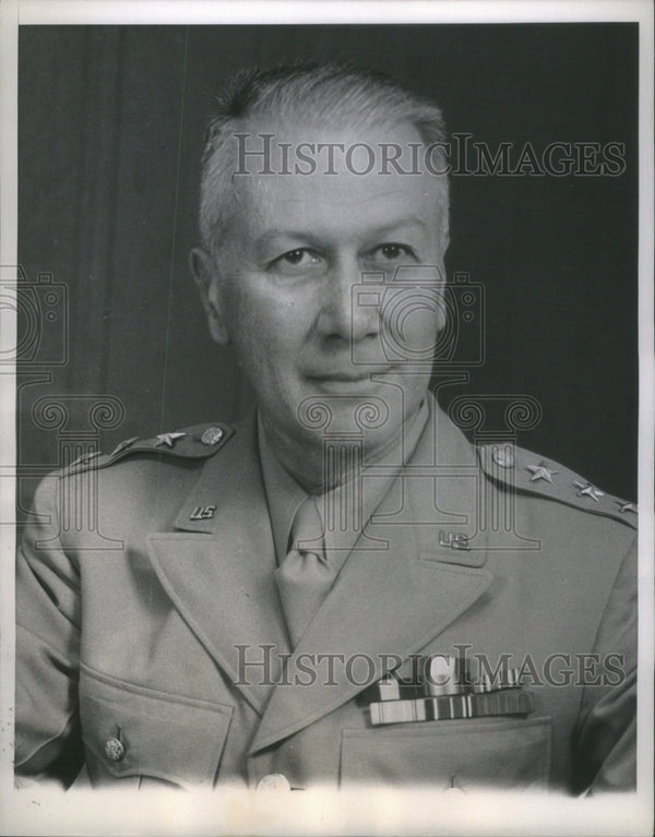 1943 American General Lloyd Fredendall - Historic Images