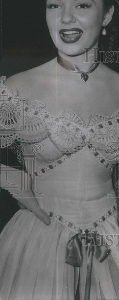 1947 Mary Hatcher and Bing Crosby on Paramounts "Variety Girl ...