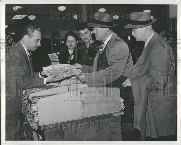 1947 Press Photo Detective Alvin Chapley Partner Detective Sgt George ...