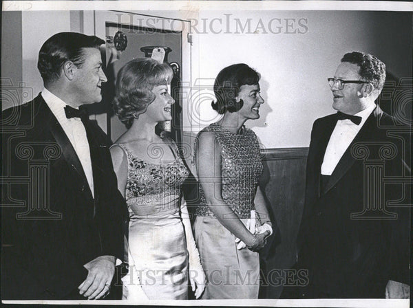 1966 Press Photo Charles Johnson Seymour Laff Bonfils Theater Play Sea ...