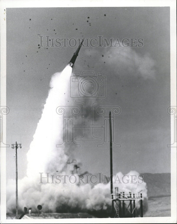 1973 Press Photo Sprint missile weapon Army Sentinel system flight fir ...