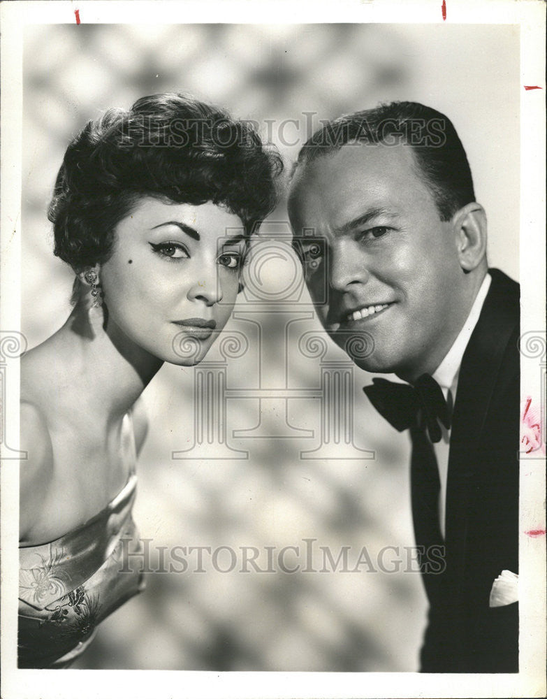 1959 Press Photo Mimi Hines Phil Ford Sign Producer Ray Stark Johnny D ...