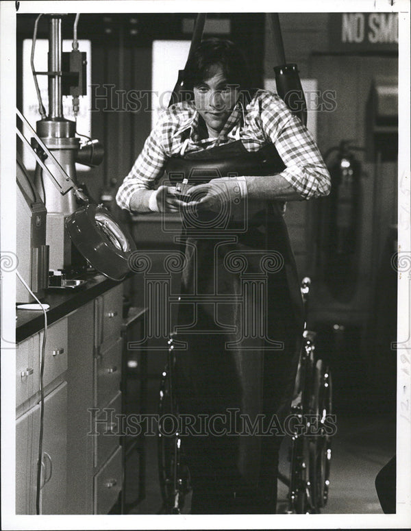 1977 Press Photo David Ackroyd American Film Actor Soap Opera Actor Ch ...