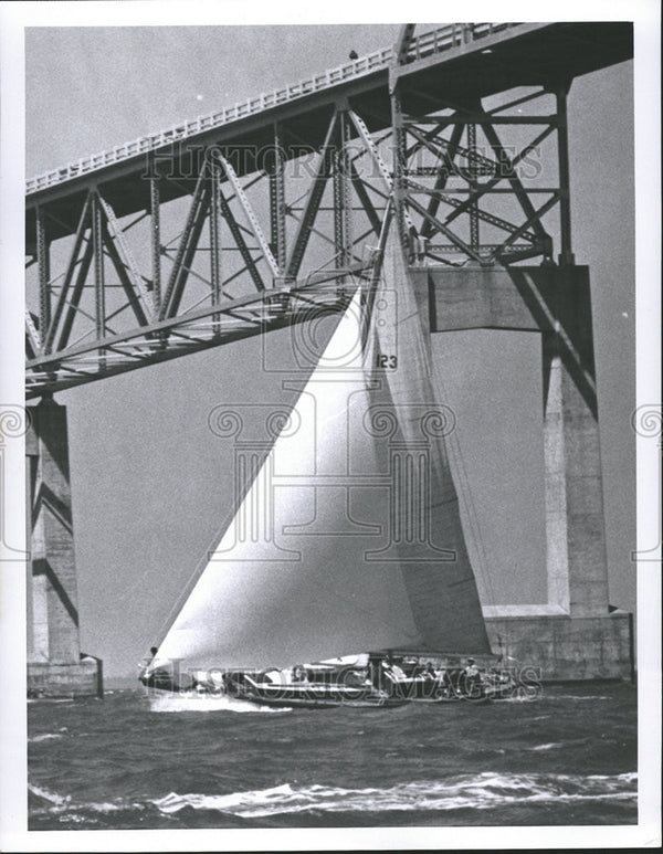 Press Photo Boat collides with bridge - Historic Images