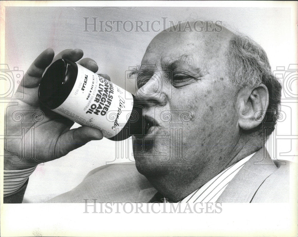 1986 Press Photo Dale Alexander Cod Liver Oil - Historic Images