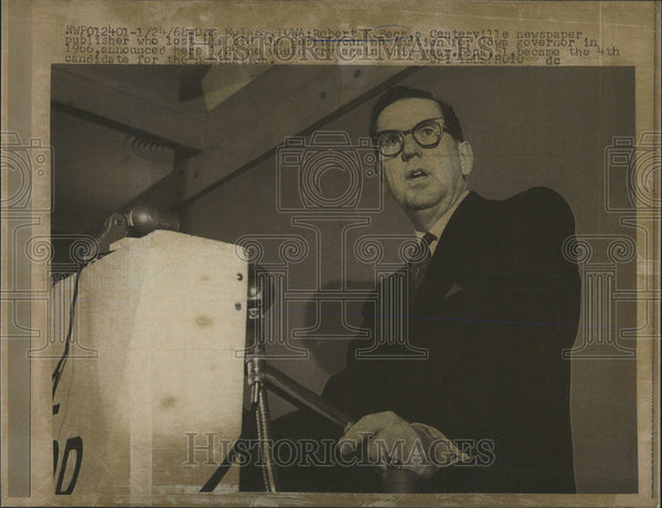 1968 Press Photo Robert Beck Centerville Newspaper Publisher - Historic ...
