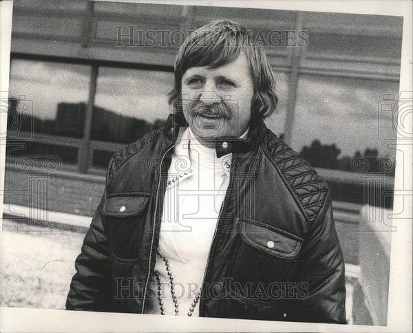 1975 Press Photo Joe Gerlach Daredevil Stuntman - Historic Images