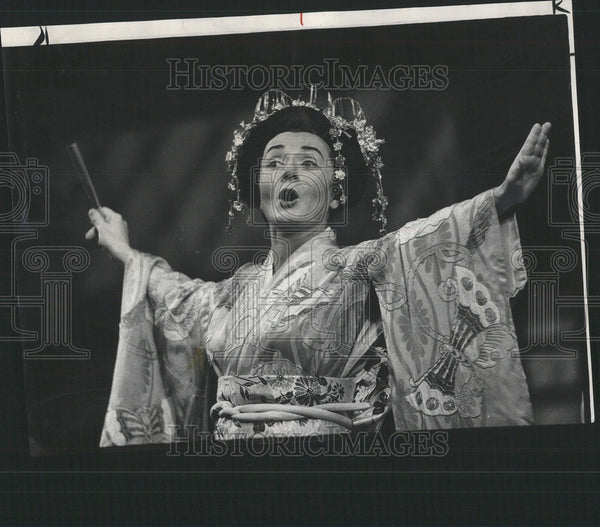 1974 Press Photo Marina Krilvici Puccini Lyric Opera staged wedding go ...