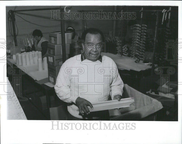 1992 Press Photo Billy Floyd Business Owner Reliable Anodizing Co ...