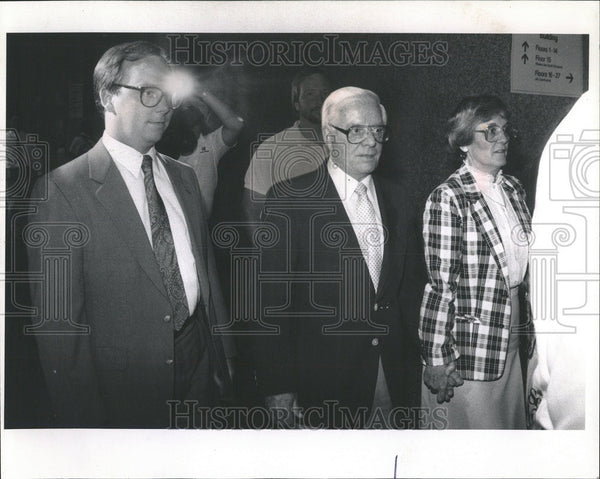 1989 Press Photo Morgan Finley wife Betty Jane federal court - Historic ...
