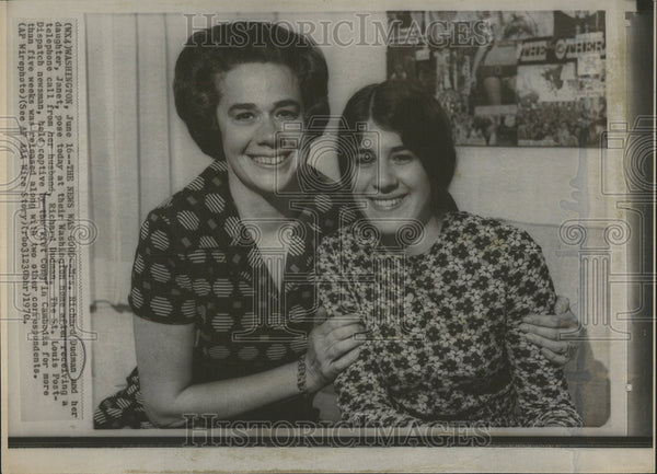 1970 Press Photo Mrs Richard Dudman daughter Janet Washington telephon ...