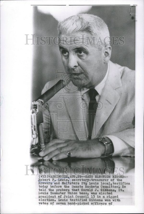 1958 Press Photo Robert F. Lewis Secretary-treasurer of the Brewers an ...