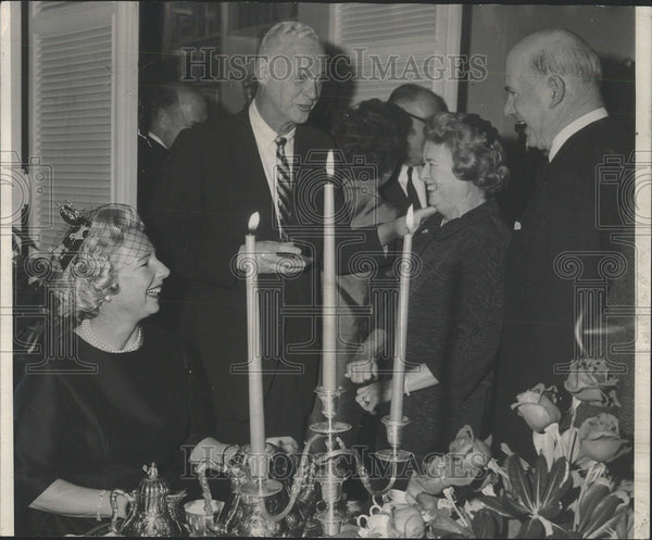 1966 Press Photo Tea Table William North Gardner Stern Leith Johnston ...