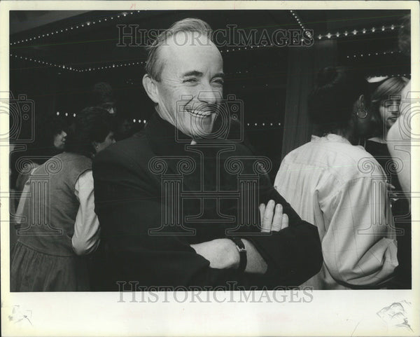 1984 Press Photo Father Andrew Greeley overseas book tour Author ...