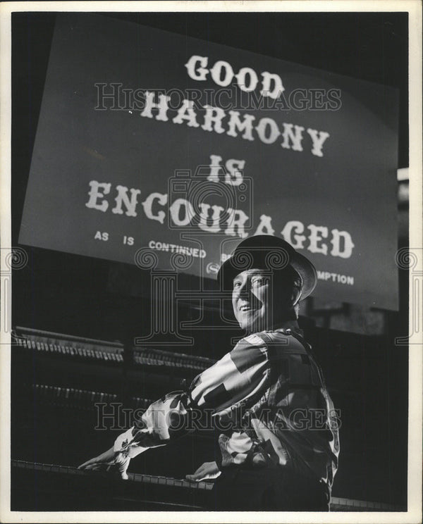 1969 Press Photo Jimmy Cassidy pianist musician performer Sheraton Chi ...