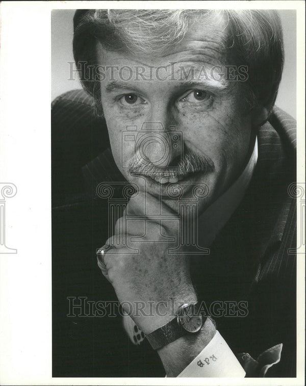 1982 Press Photo Robert Brenner Woman Guide Single Men Chicago bachelo ...