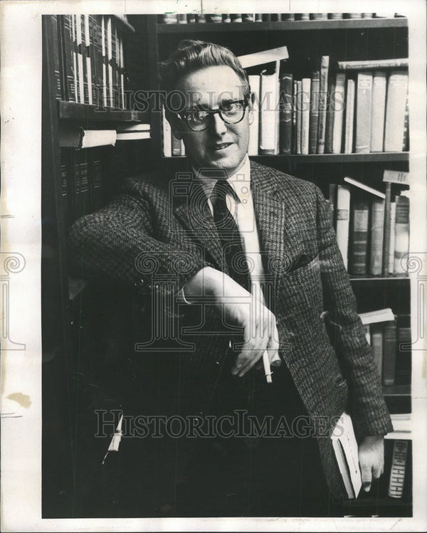 1968 Press Photo Dr Jeremy R Azarel Accused spy US Pravda Russia ...