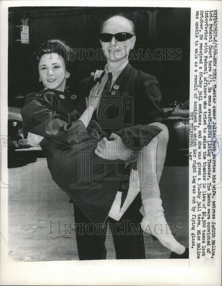 1964 Press Photo Julian Beck and Judith Malina Beck, tax liens ...
