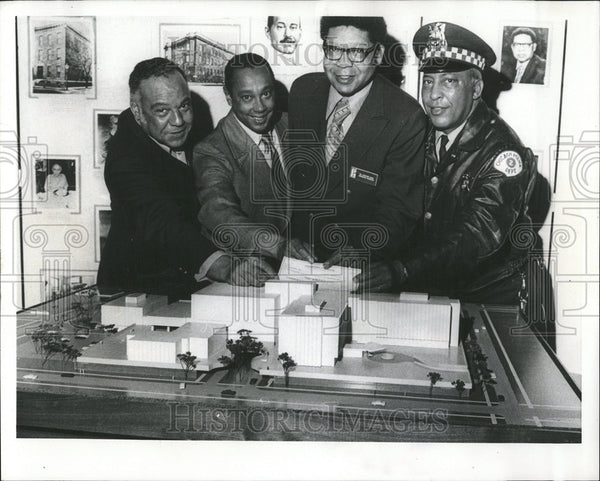 1971 Press Photo Mrs Stephen Dorn Arthur Lindsay executive director ho ...