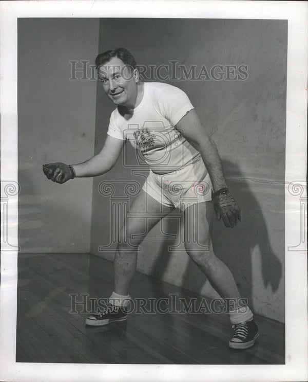 1952 Press Photo as Robert Bob Kendall financial services industry tra ...
