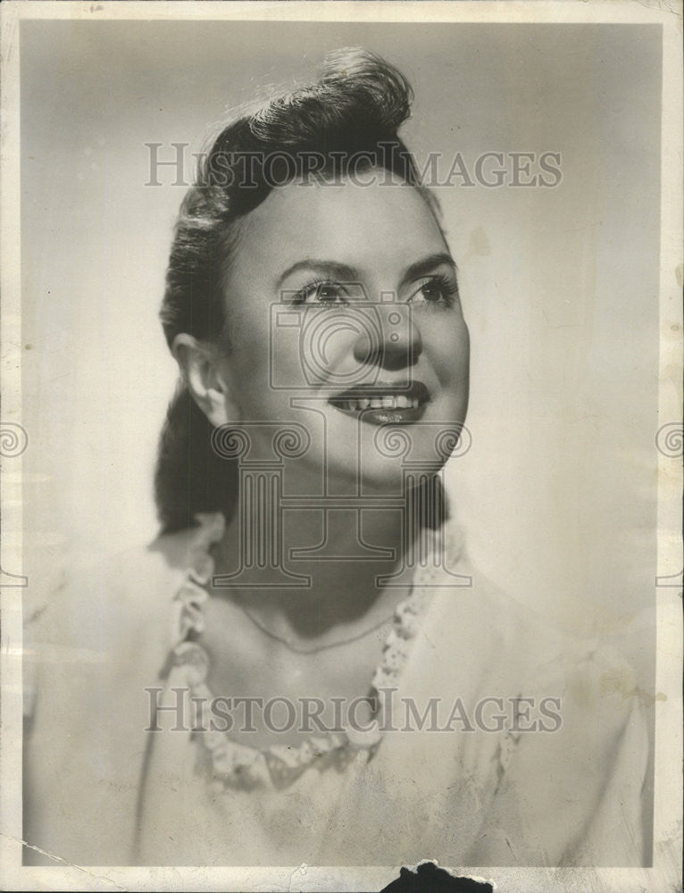 1953 Press Photo Songtress And Musical Comedy Star Wee Ella Logan ...