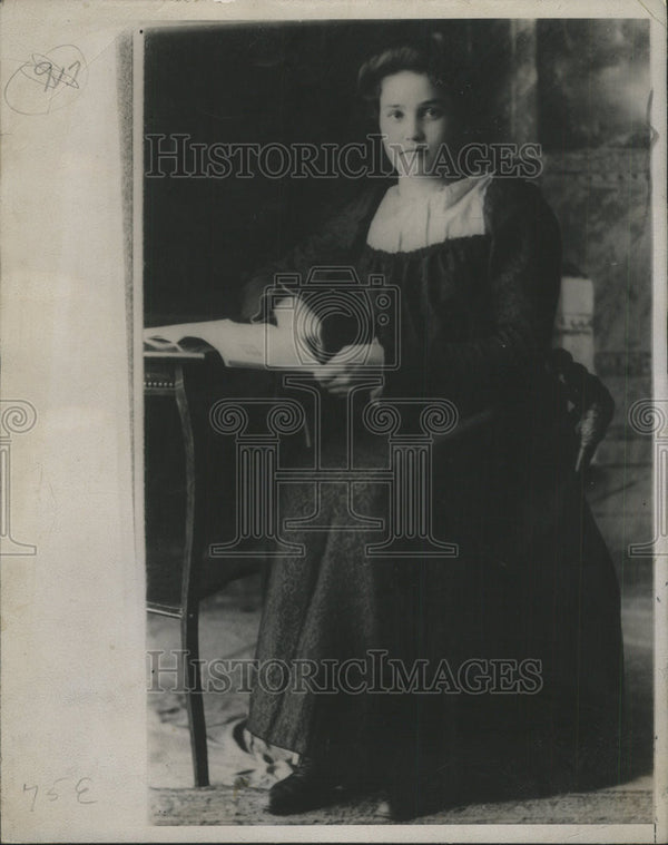 1935 Press Photo Dionne Kin snap Black Dress beautiful Book Read Pose ...