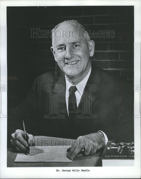 Press Photo Dr George Wells Beadle American scientist Nobel Prize Phys ...