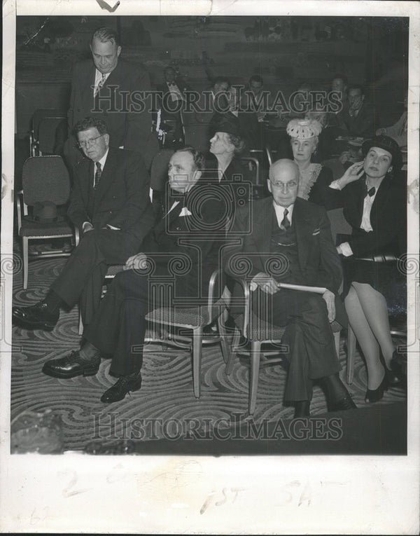 1946 Press Photo Governor Robert Kerr Mayor Edward Kelly Mrs Albert Hi ...