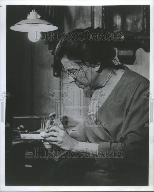 1976 Press Photo actress Jeanette Clift in a scene from "The Hiding Pl ...