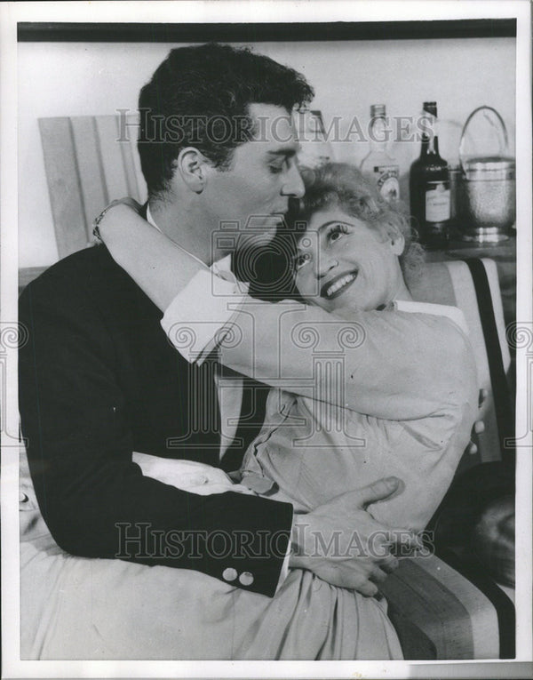 1957 Press Photo Sydney Chaplain son of Charlie Chaplain w/ fiance Jud ...
