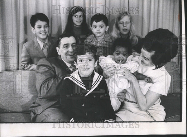 1971 Press Photo Parents Peter and Adeline Kaye and Childs - Historic ...